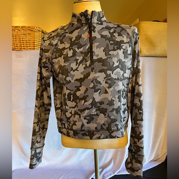 Spider | Tops | Spider Brand Workout Crop Top Black And Gray Camo ...